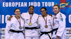 Maria holt EC-Podestplatz in Malaga – Rei6Irn8